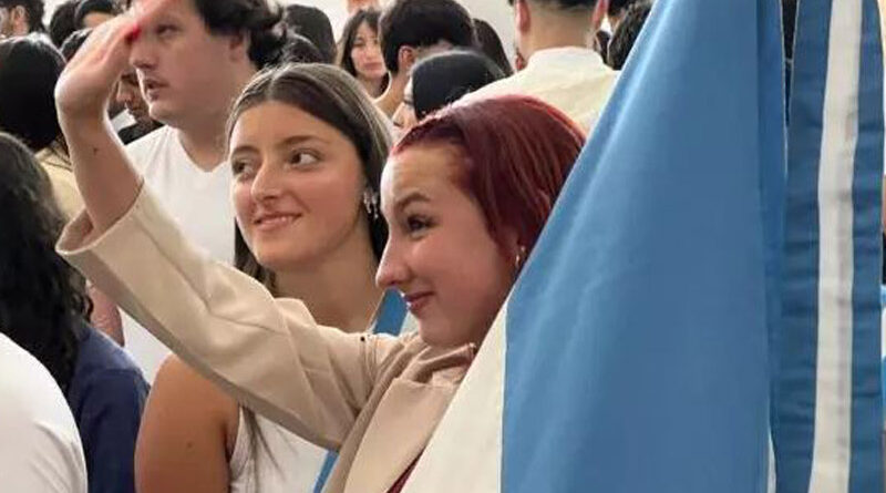 Más de 400 estudiantes egresaron de las escuelas secundarias ...